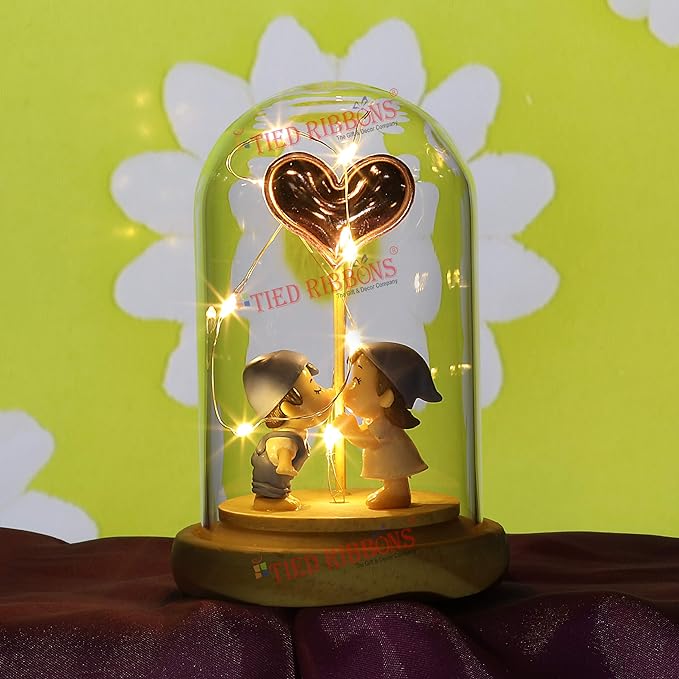 Buy | Romantic Love Kissing Couple Dome with Led Light Lamp Decorative ...