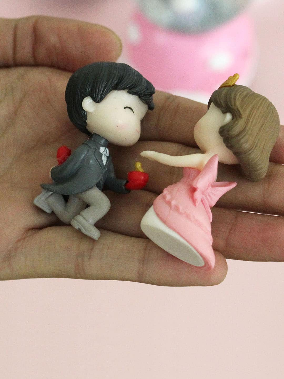 Buy | Set of 3 Multicolored Valentine Miniature Couple | Tied Ribbons